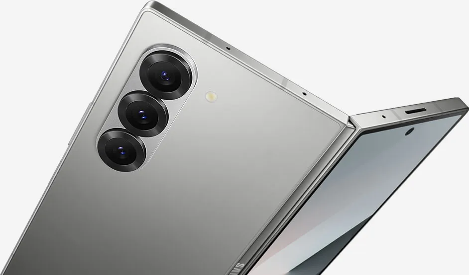 Galaxy Z Fold 8 Wide - Tbreak Media